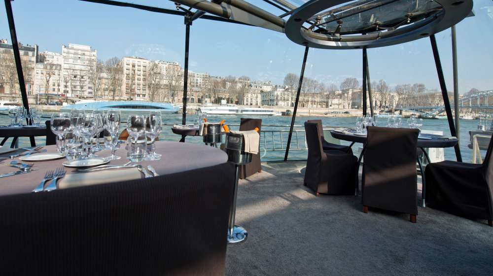 Boat rental in Paris - Le Cristal II, Bateaux Parisiens • Come to Paris