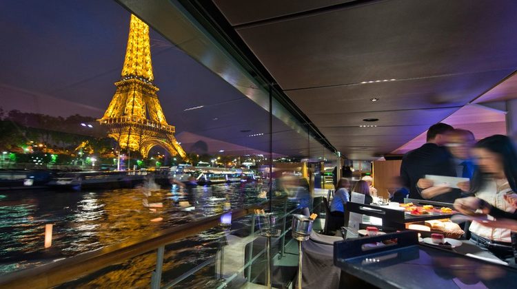 Bateaux Parisiens Dinner Cruise • Information, departure times, prices ...