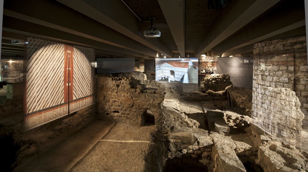 Tickets for the Archaeological Crypt of the Ile de la Cité • Come to Paris