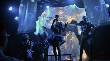 Madame Arthur • Informations Pratiques, Prix et Réservation • Come to Paris