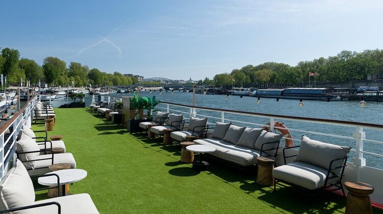 Bateau Le Théo - Dîner-Croisière du 14 juillet • Come to Paris