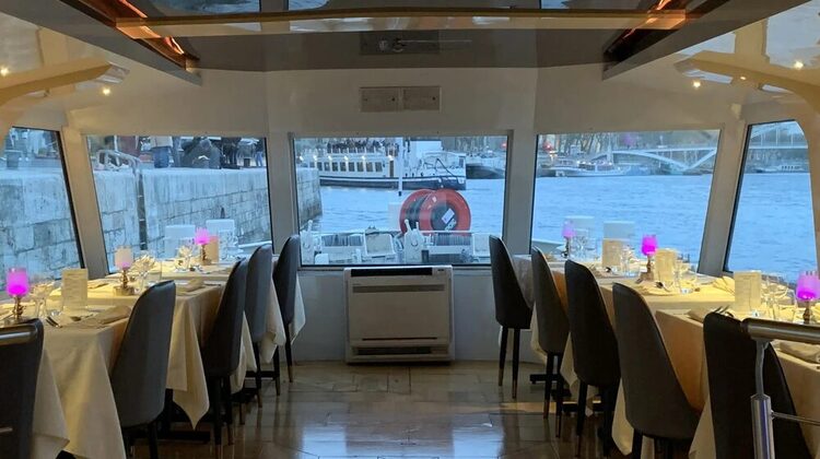 Dinner Cruise in Paris aboard the Péniche Tosca • Come to Paris