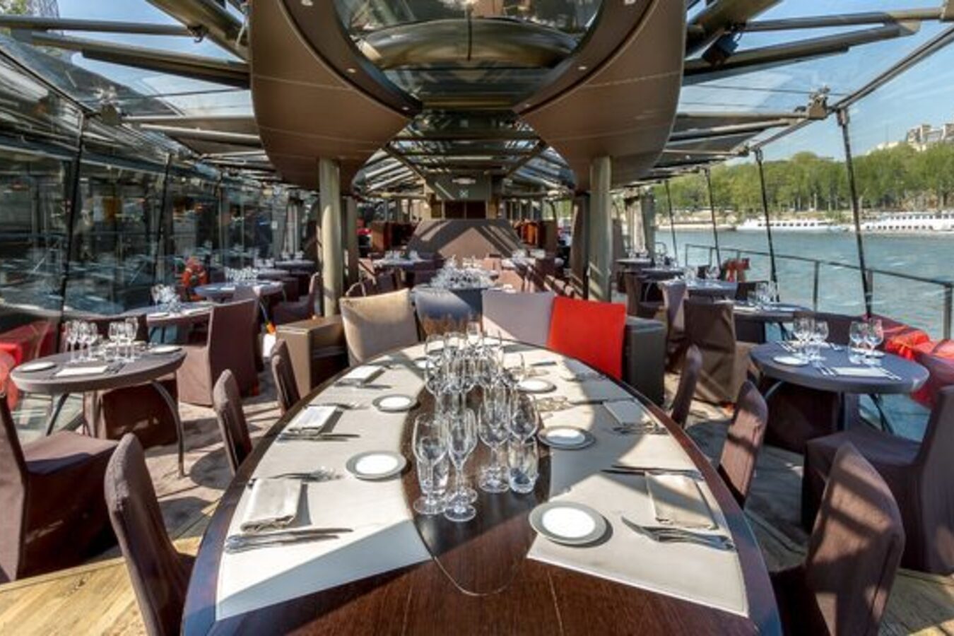 Comparatif Croisières Seine : Bateaux-Mouches vs Bateaux Parisiens - Choix et Conseils • Come to ...